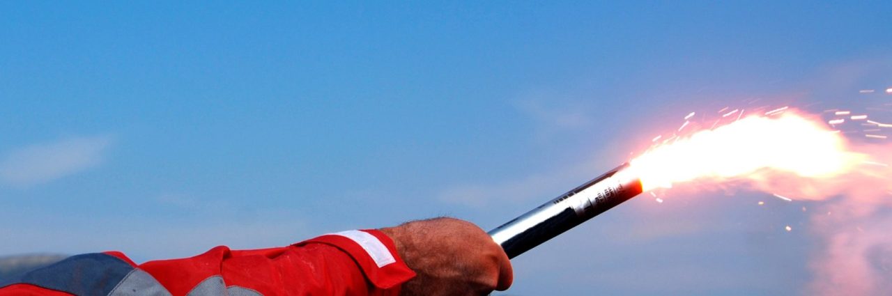 Distress flares - which flare, how & when to use? - Safe Skipper ...