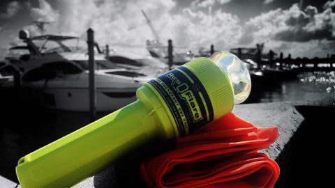 Distress flares - which flare, how & when to use? - Safe Skipper ...